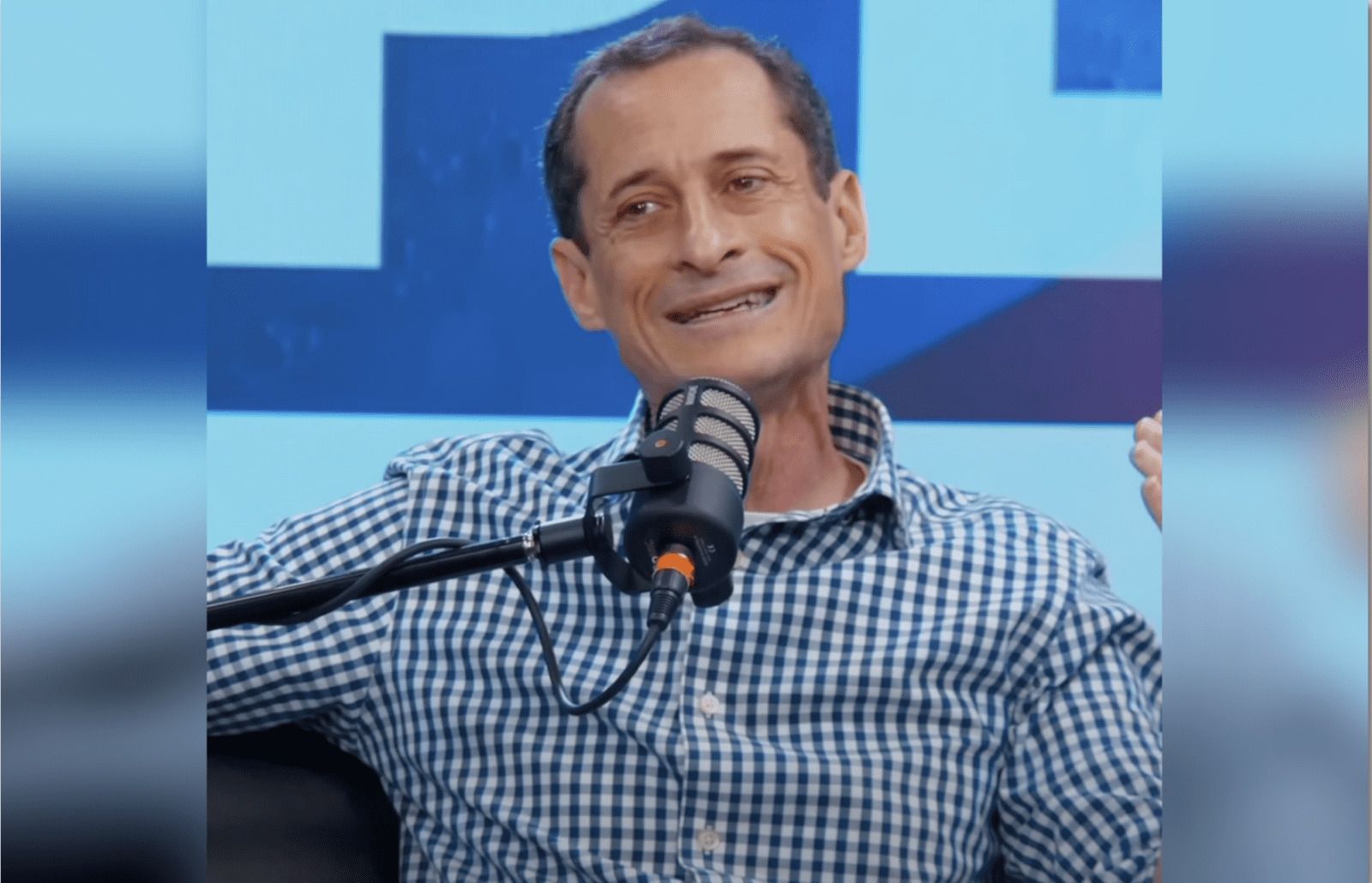 Anthony Weiner MELTS DOWN When Confronted About The Clinton Kill List ...