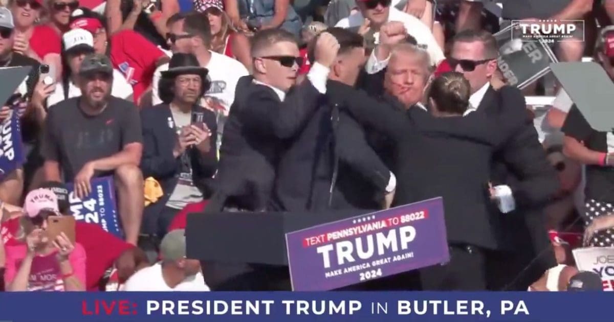 'Don Colossus' Statue of President Trump's Iconic "Fight, Fight, Fight ...