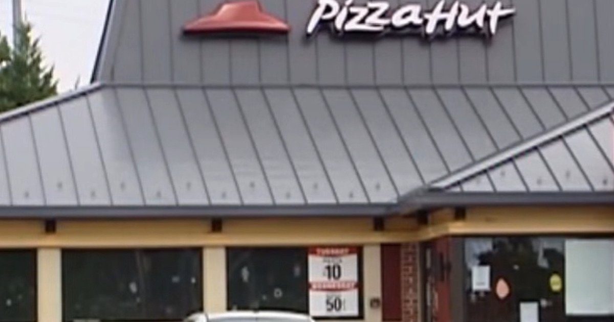 Major Pizza Chain Will Close Nearly 250 Locations | WLT Report
