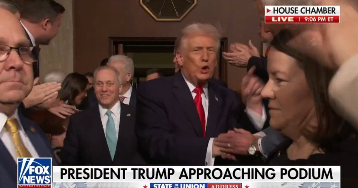 WATCH: President Trump Greeted With WILD Applause As He Enters State of ...