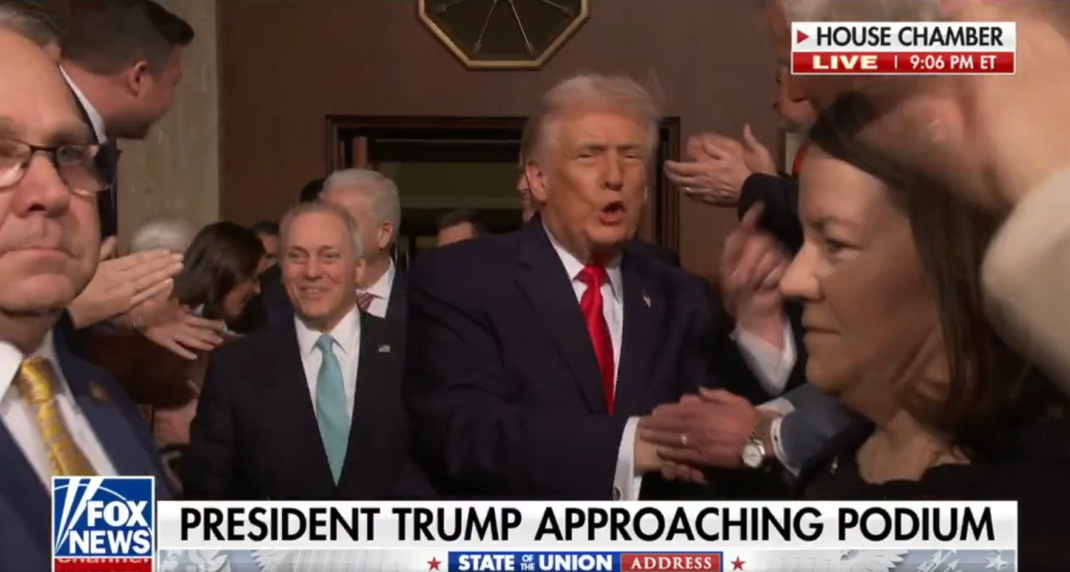 President Trump Honors U.S. Men's Hockey Team During Address | WLT Report